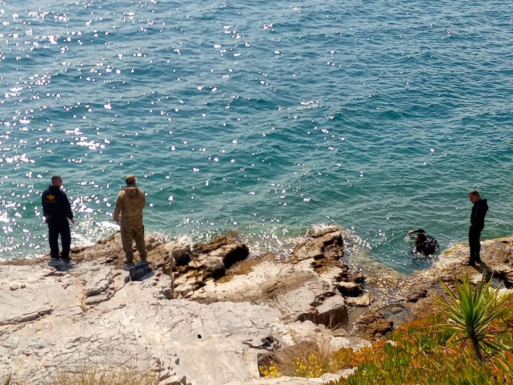 Βλήμα όλμου στον βυθό στις Πλάκες - istigmes